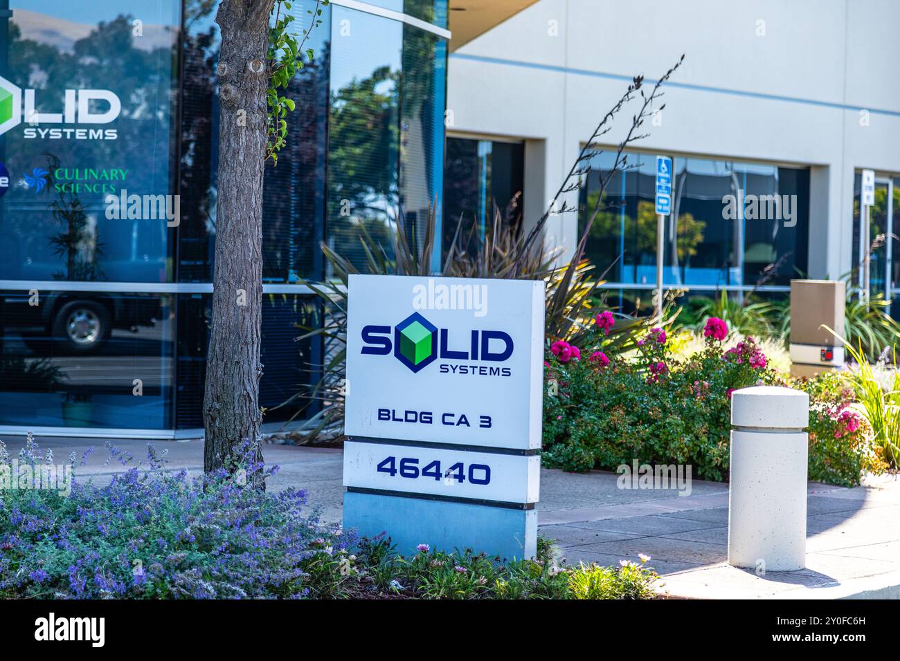 Solid systems hi-res stock photography and images - Alamy