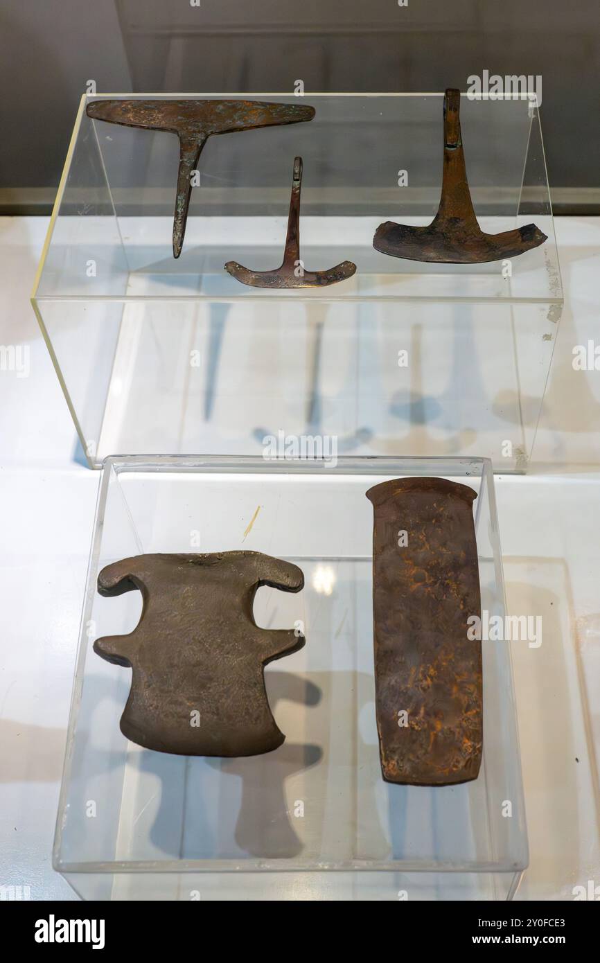 Pre-Hispanic Amerindian bronze weapons from the Inca Period in the Pio ...
