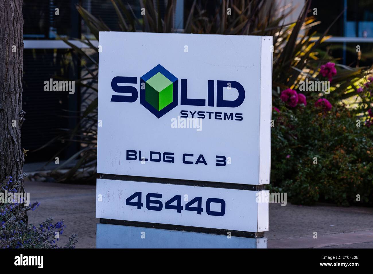 Solid systems hi-res stock photography and images - Alamy