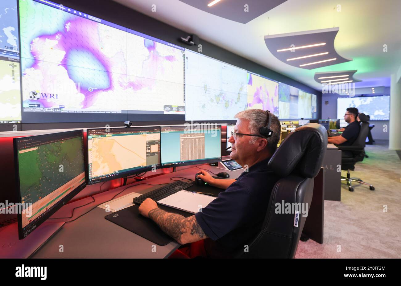 Fleet operations center hi-res stock photography and images - Alamy