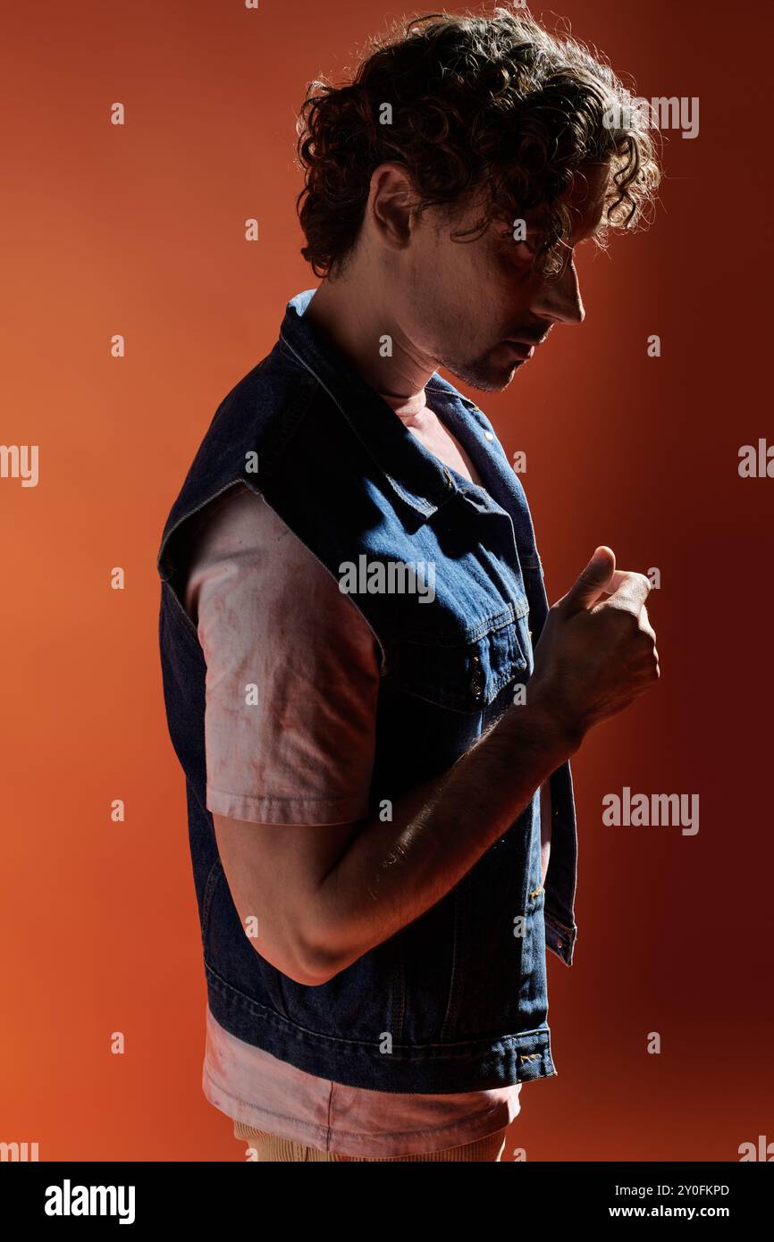 Man in orange reflective vest hi-res stock photography and images - Alamy