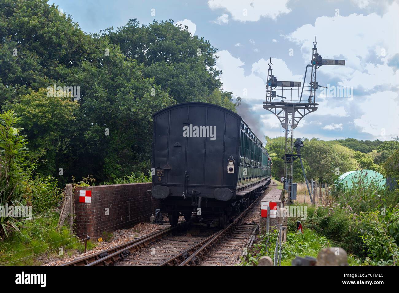 Train leaving Havenstreet Station on the Isle of Wight Steam Railway ...