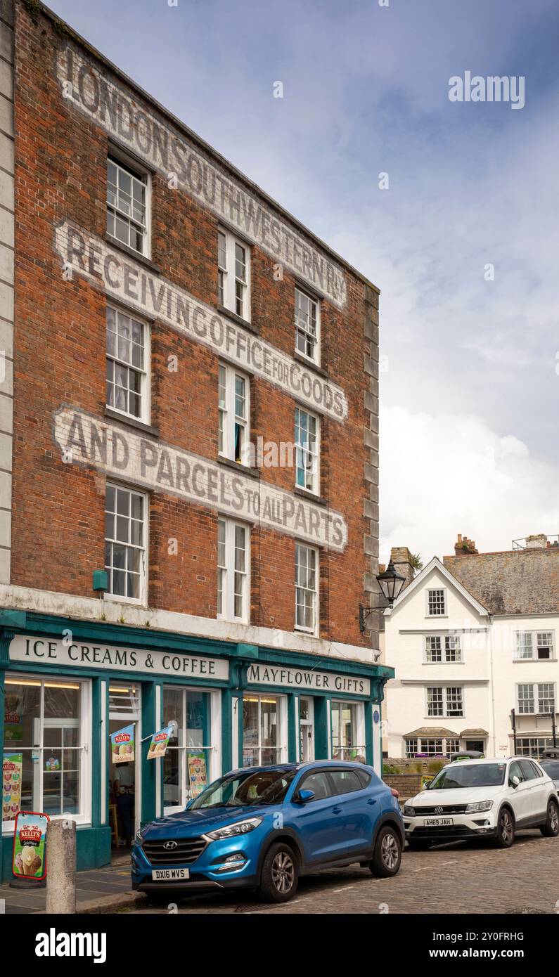 UK, England, Devon, Plymouth, Barbican, Commercial Road, Mayflower Gift ...
