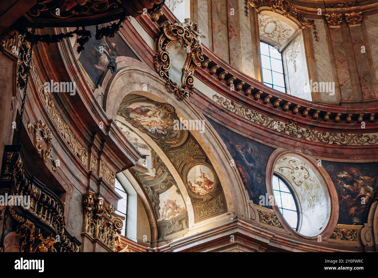 Altar peterskirche vienna austria hi-res stock photography and images ...