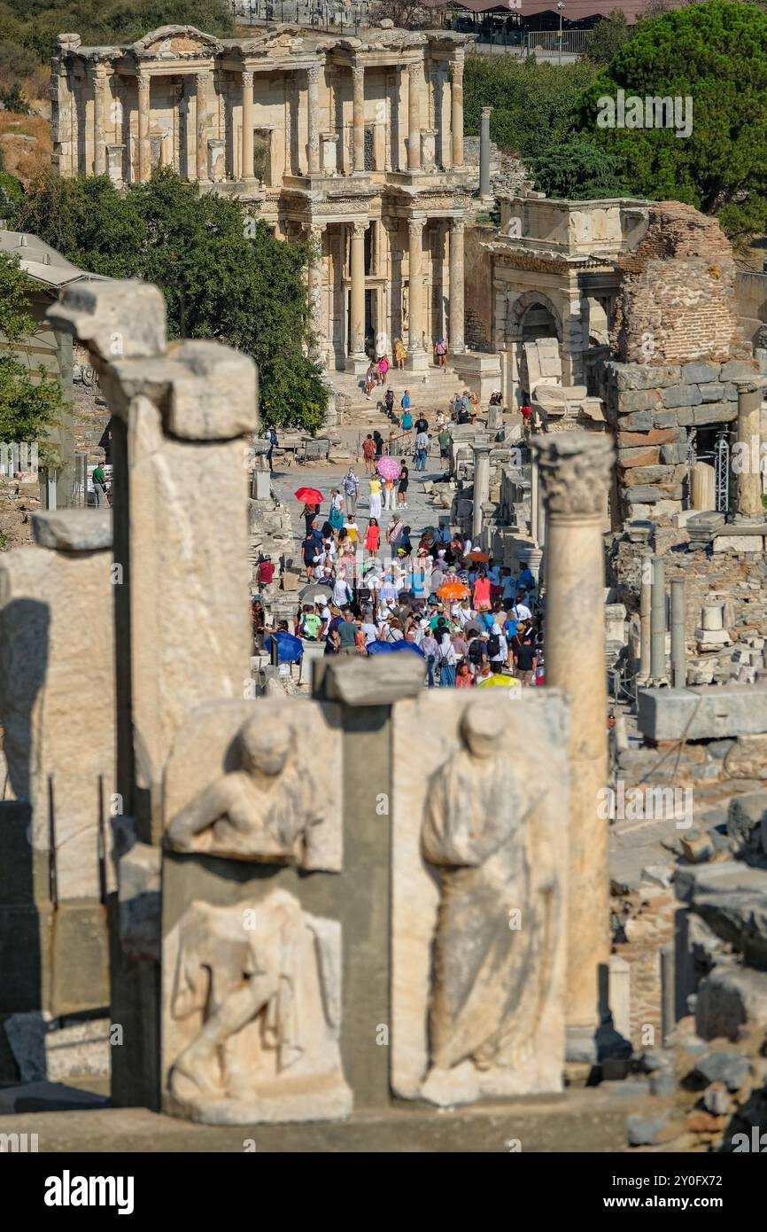 Selçuk, Turkey - August 30, 2024: Tourists visiting the Library of ...