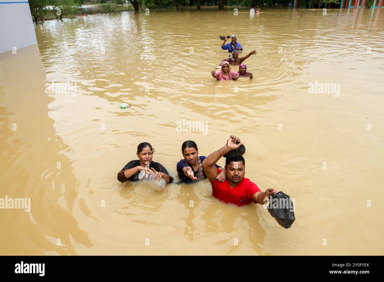 Bangladesh flood belongings hi-res stock photography and images - Alamy