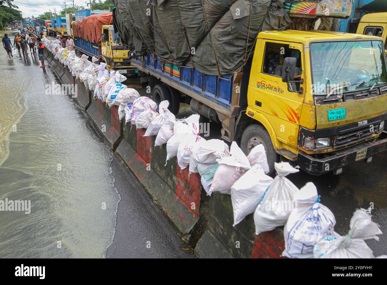 Flood affected people at Feni, Bangladesh Stock Photo - Alamy
