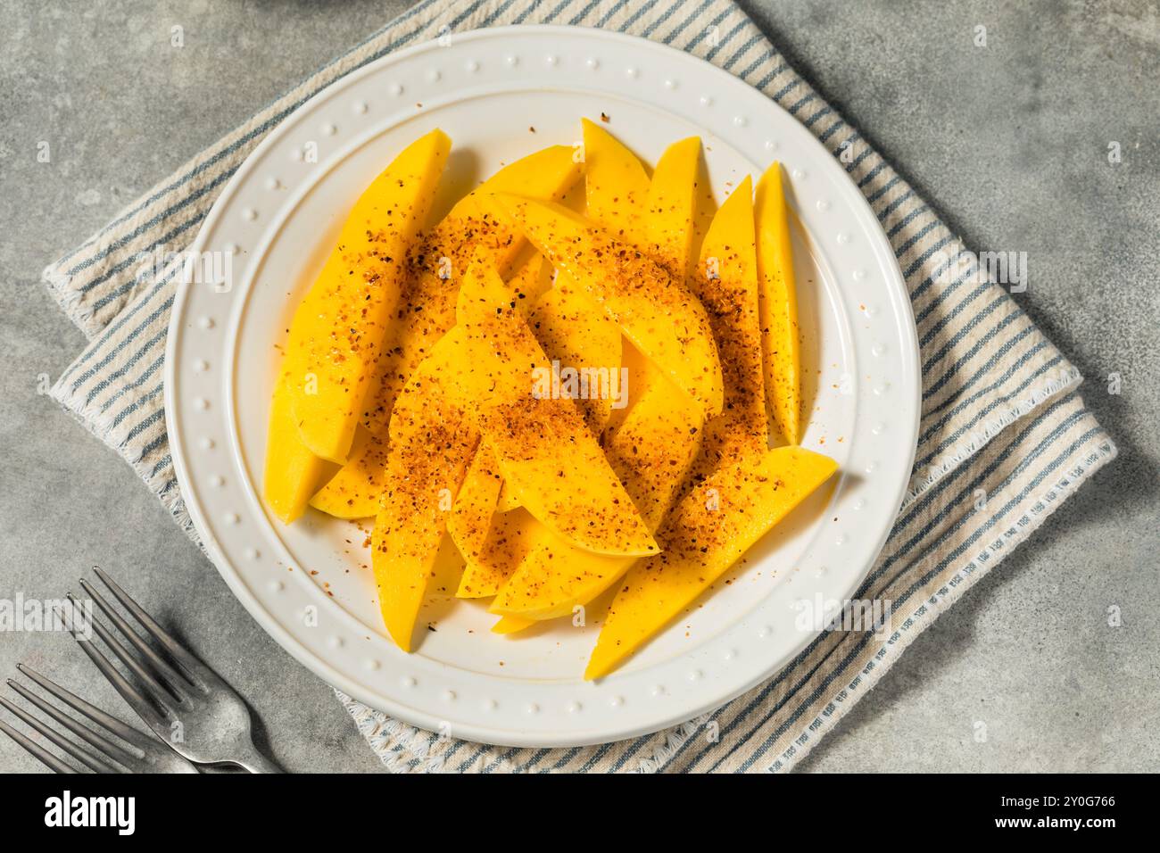 Healthy Mexican Sliced Mango with Tajin Spice and Chili Stock Photo - Alamy