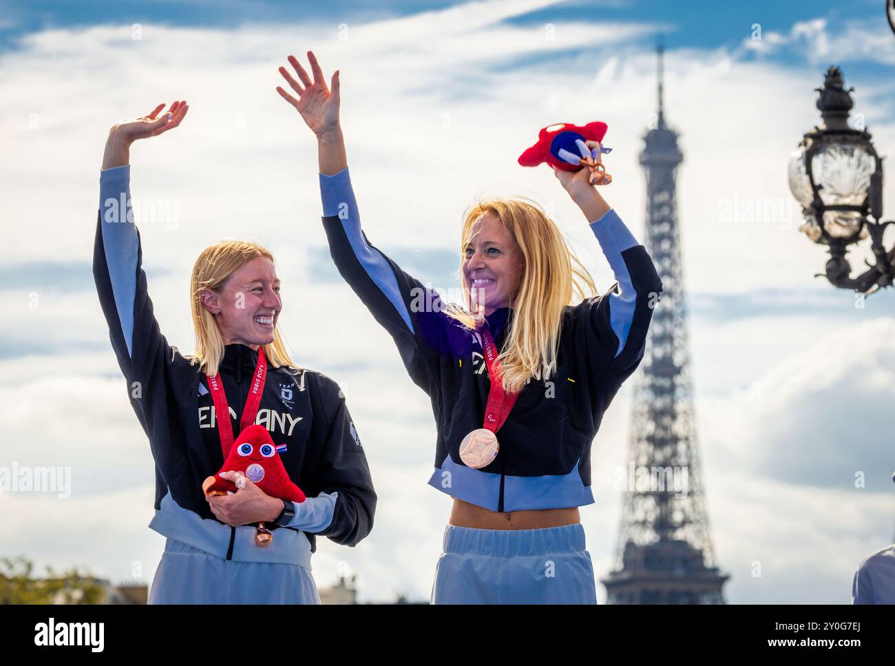Paris, France. 02nd Sep, 2024. Paralympics, Paris 2024, triathlon, Pont Alexandre III, women ...