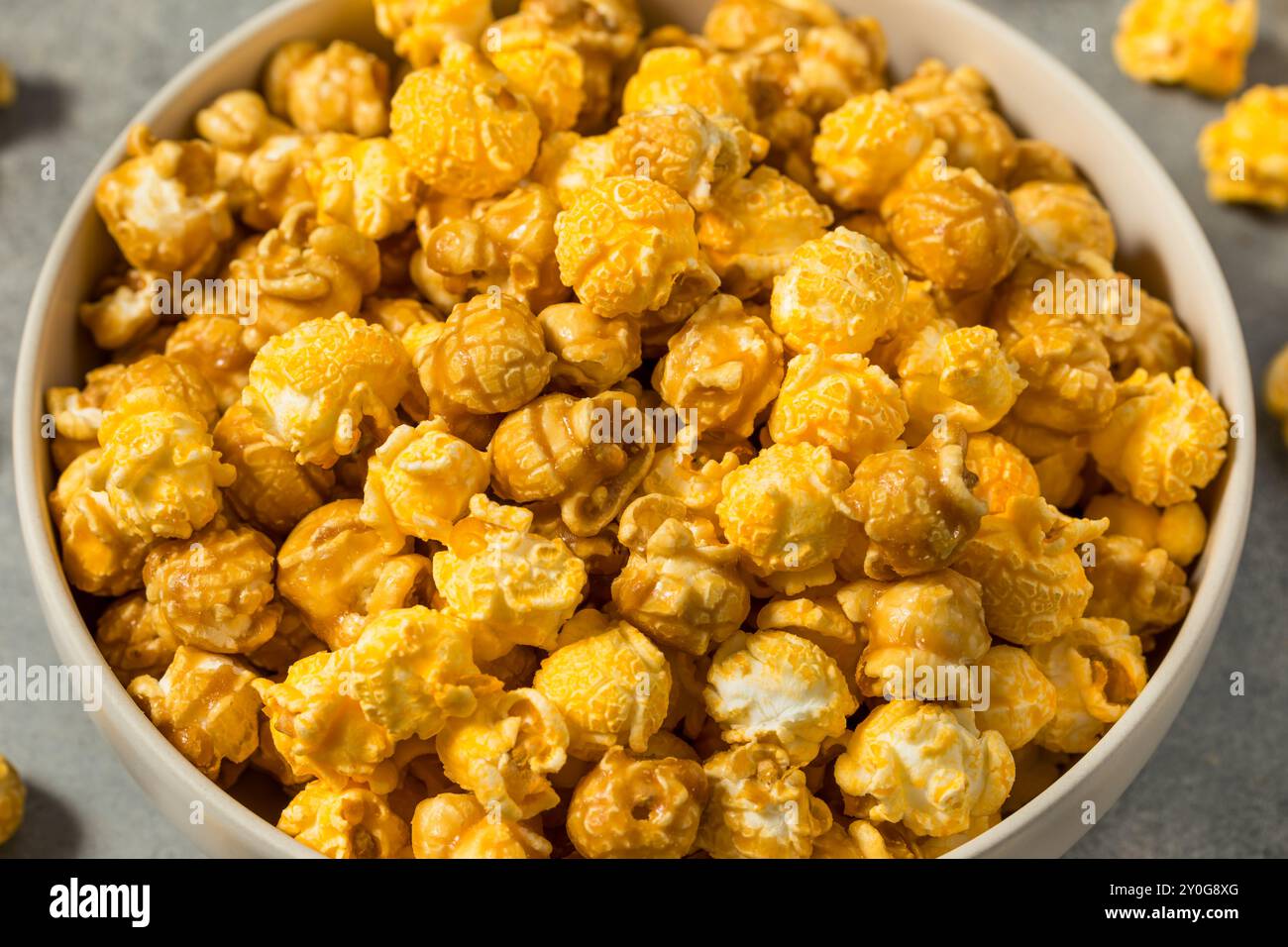 Homemade Chicago Style Popcorn with Caramel and Cheese Stock Photo - Alamy
