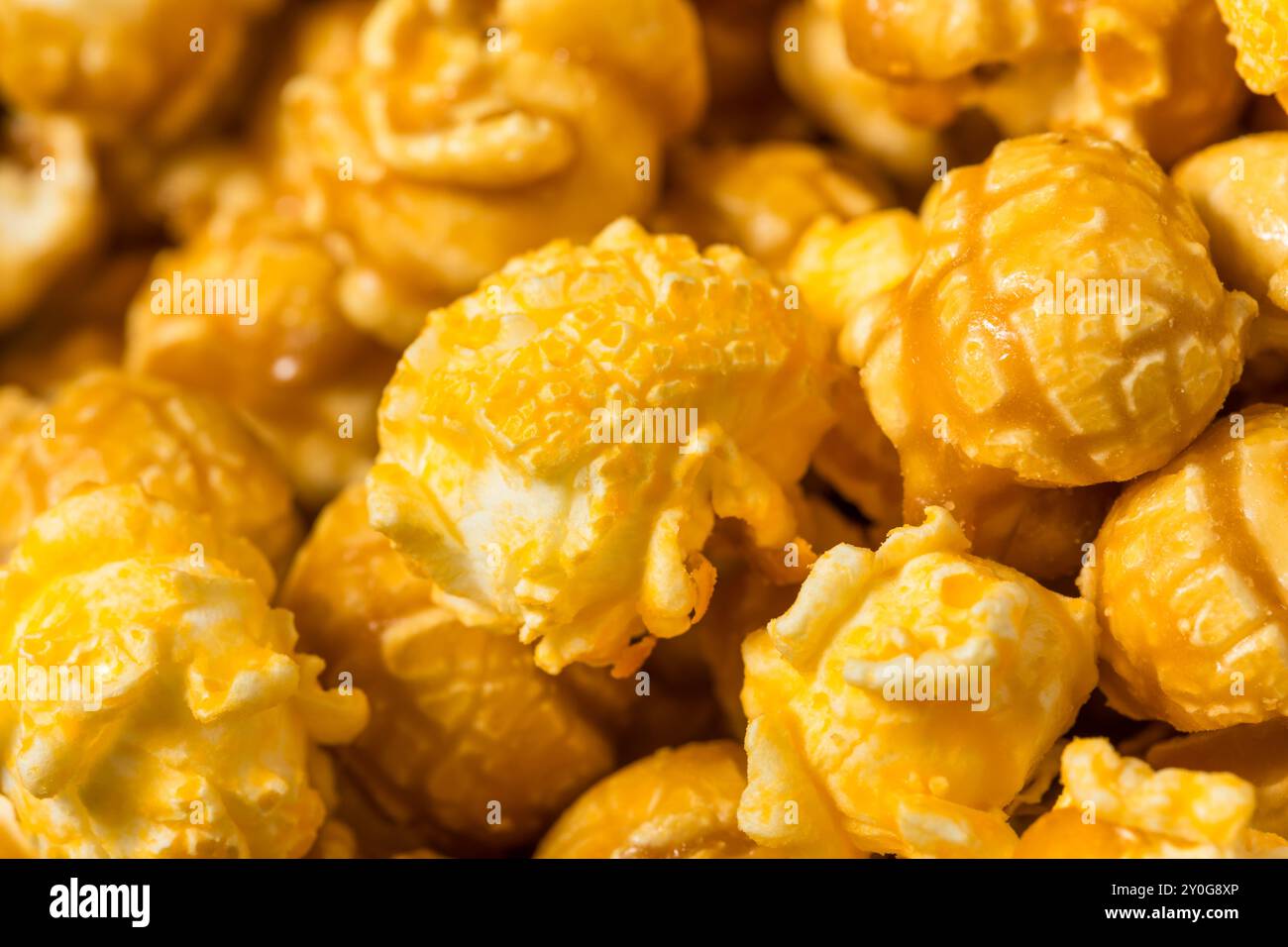 Homemade Chicago Style Popcorn with Caramel and Cheese Stock Photo - Alamy