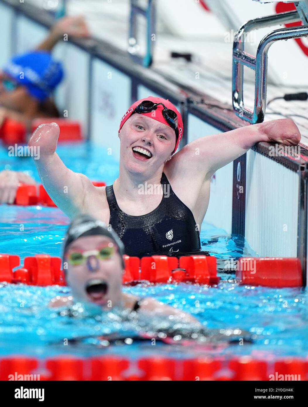 Great Britain's Ellie Challis celebrates winning gold in the Women's ...