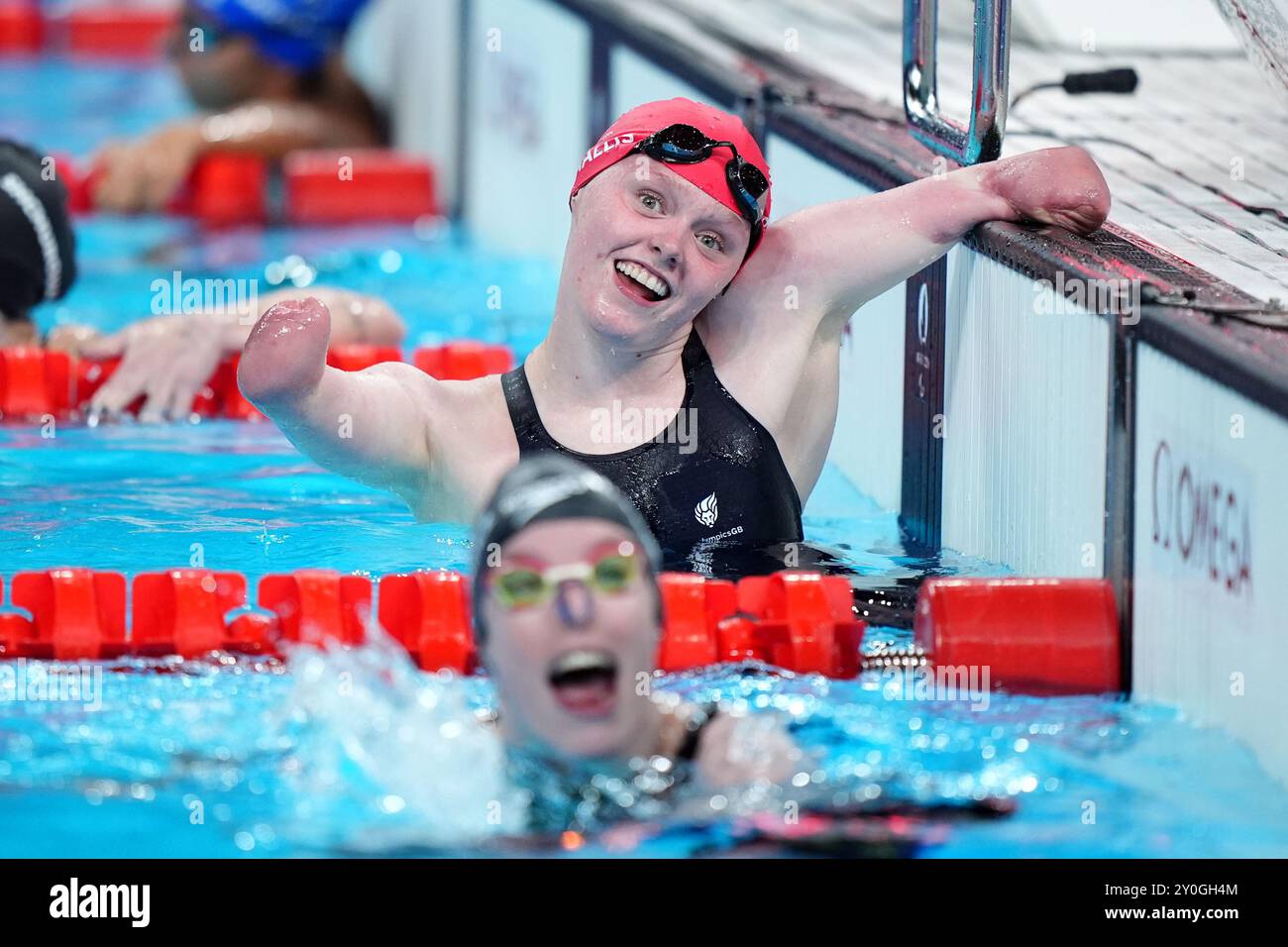 Great Britain's Ellie Challis celebrates winning gold in the Women's ...