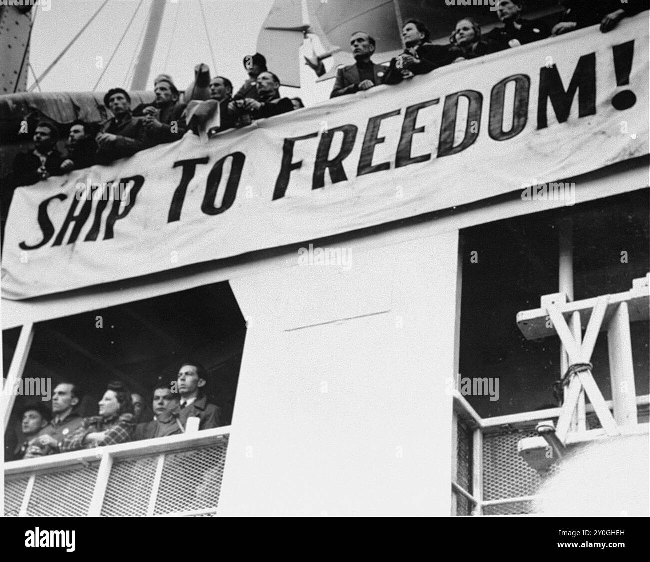 Displaced persons of various nationalities seeking to immigrate to the ...