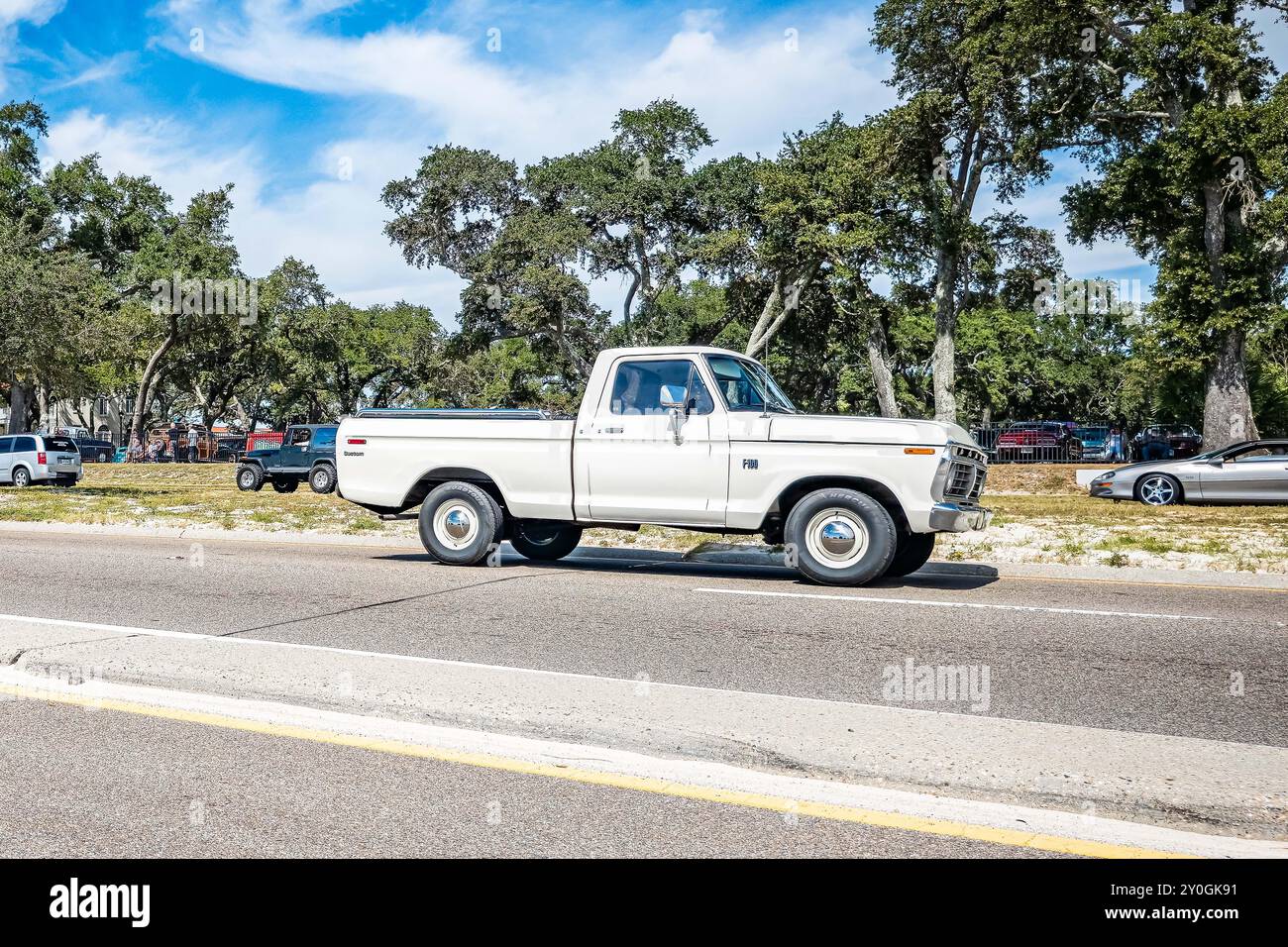 1975 ford pickup truck hi-res stock photography and images - Alamy