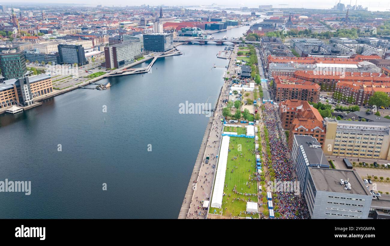 Marathon running race, aerial view of start and finish line with many ...