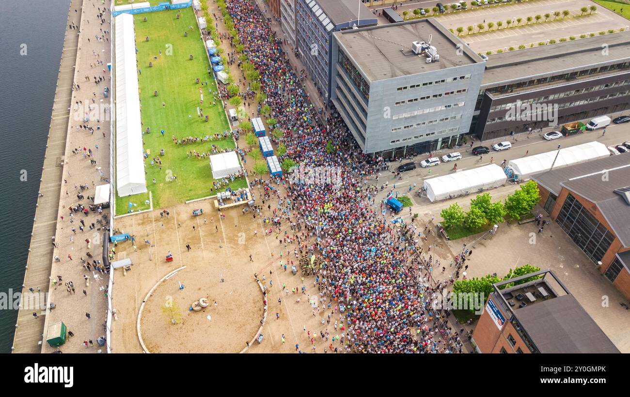 Marathon running race, aerial view of start and finish line with many ...