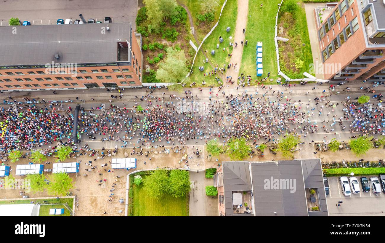 Marathon running race, aerial view of start and finish line with many ...