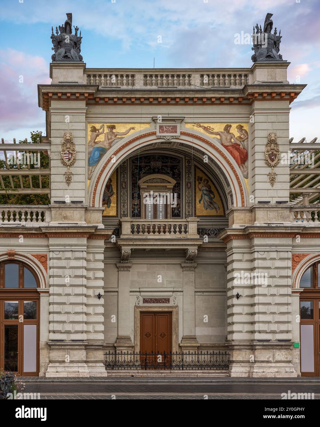 Castle Gardens Bazaar in Budapest Stock Photo - Alamy