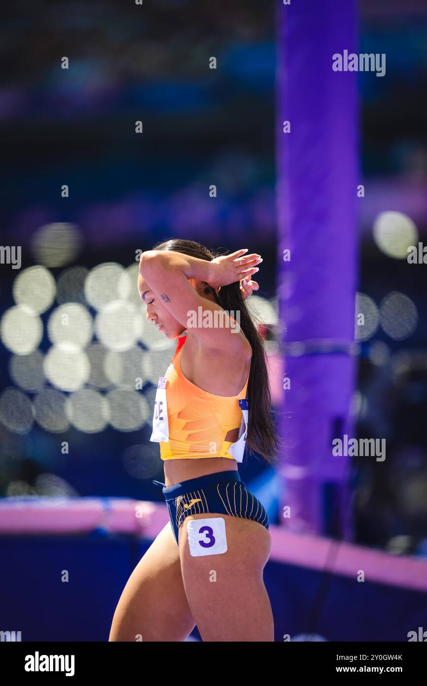 Jaël Bestué participating in the 200 meters at the Paris 2024 Olympic ...