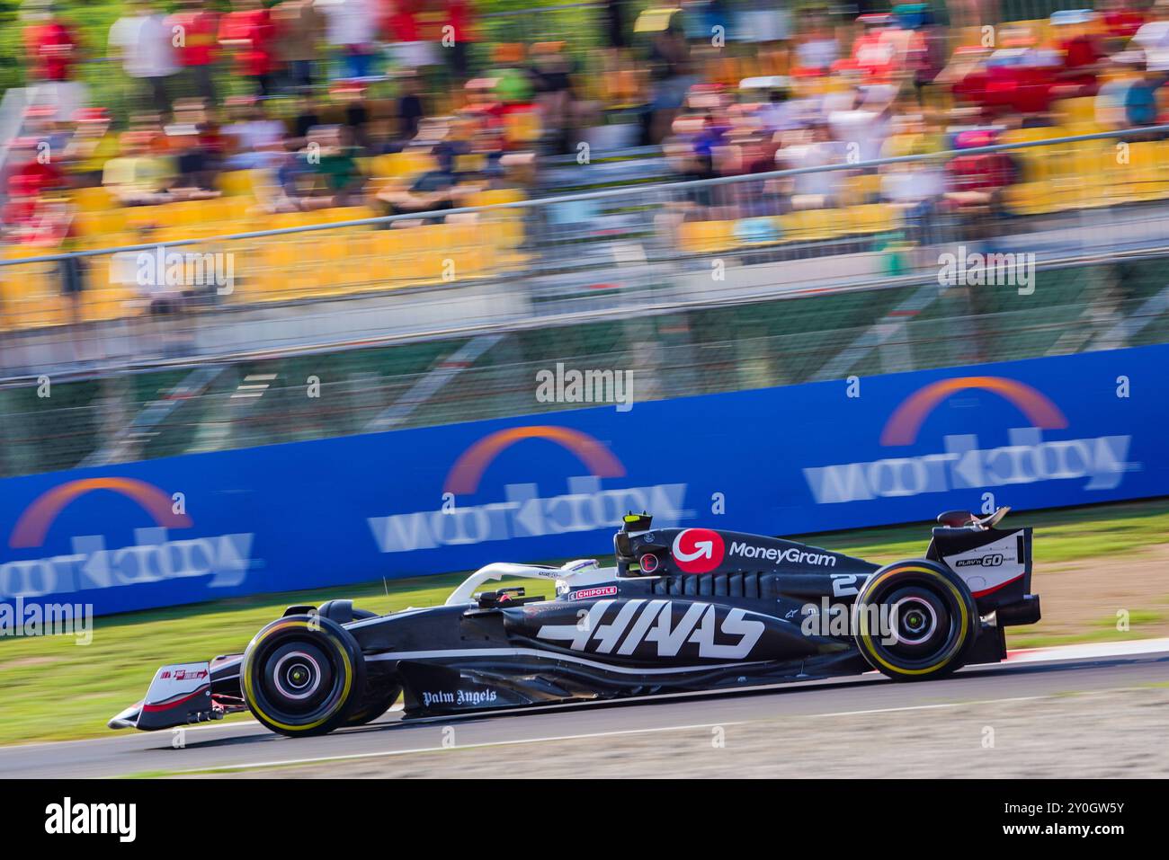 Sauber f1 2024 hulkenberg hi-res stock photography and images - Alamy