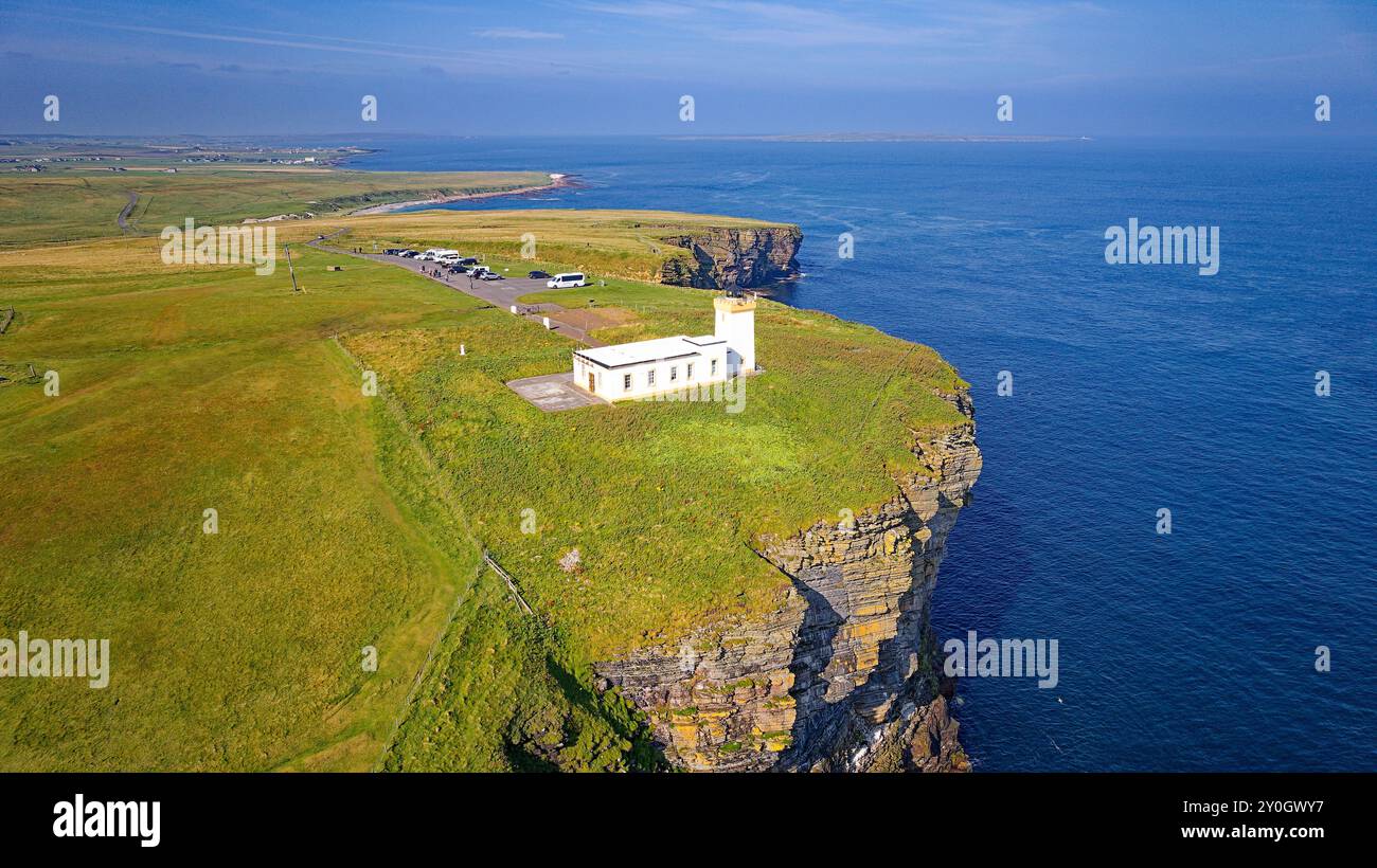 Duncansby Head Lighthouse and car park in late summer the most ...