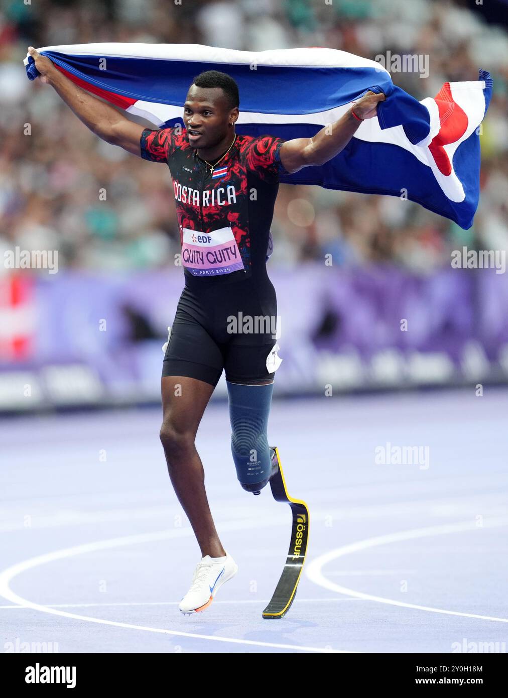 Costa Rica's Sherman Isidro Guity Guity celebrates winning the Men's ...