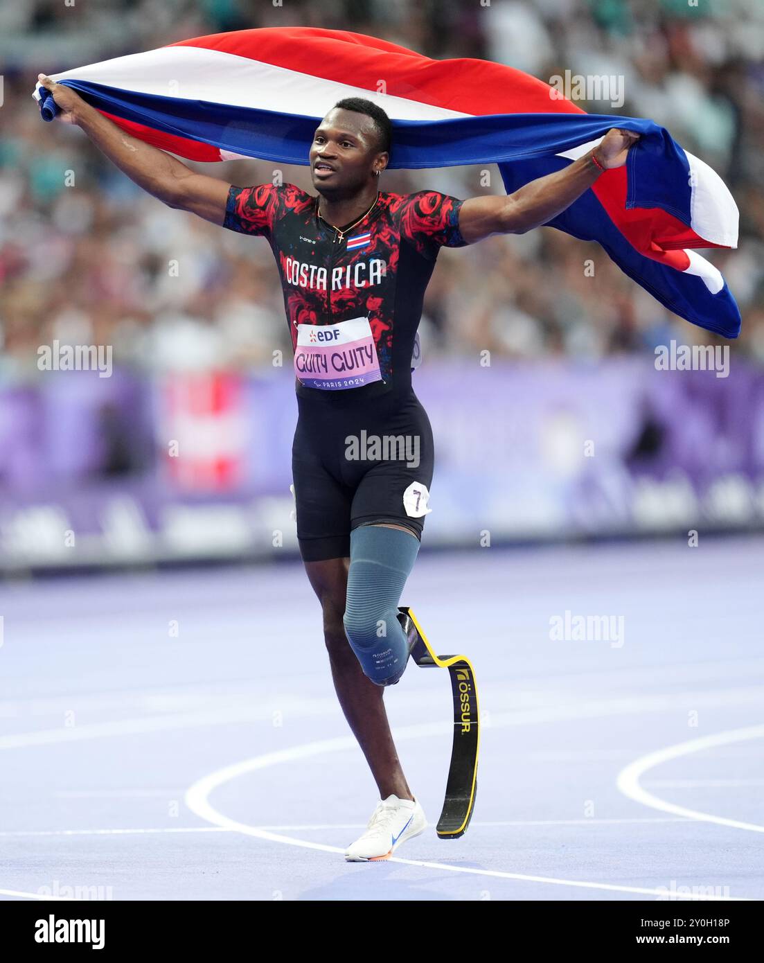 Costa Rica's Sherman Isidro Guity Guity celebrates winning the Men's ...