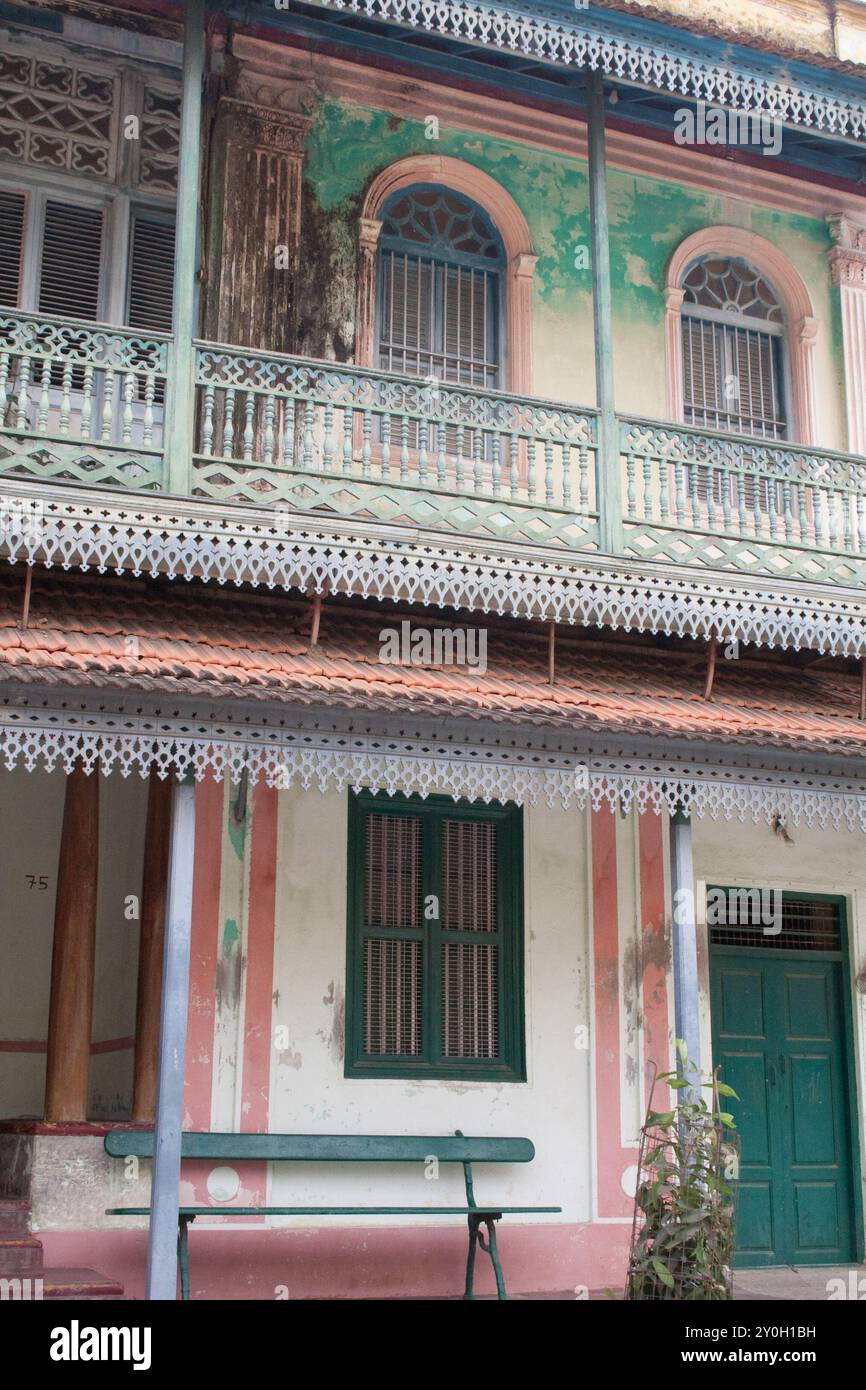 Balcony, Beautiful old house, Puducherry, Pondecherry, India. Ornate ...