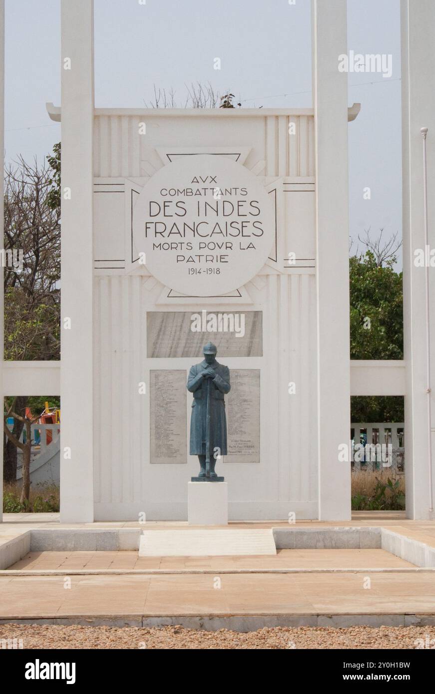 Monument to the french indians who died in ww1 hi-res stock photography ...