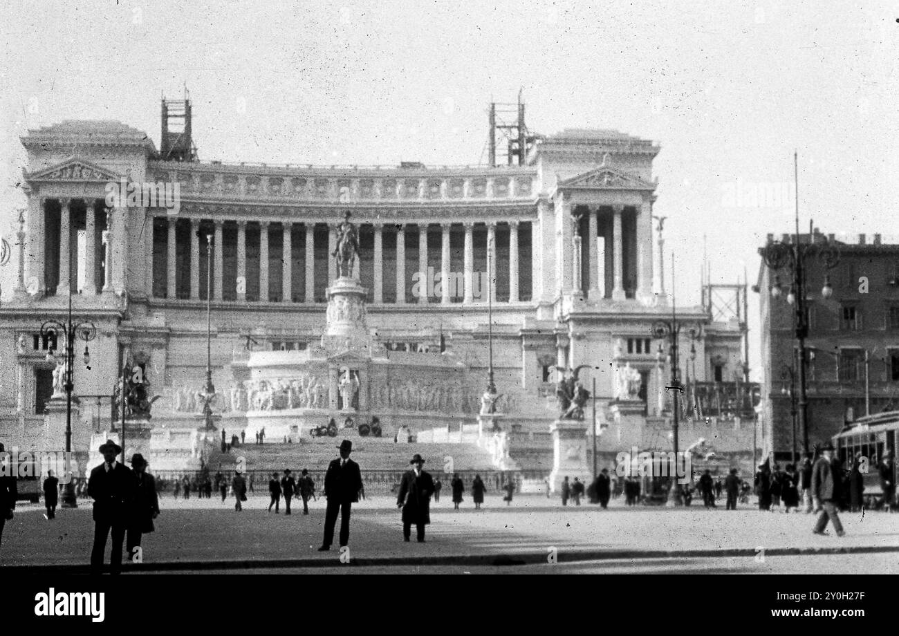Monument of victor emmanuel ii rome italy Black and White Stock Photos ...