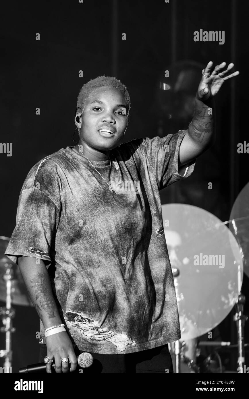 ARLO PARKS, CONCERT, 2024: Pop singer Arlo Parks plays the Mounatin ...