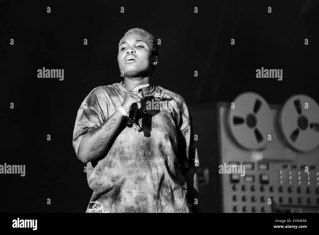 ARLO PARKS, CONCERT, 2024: Pop singer Arlo Parks plays the Mounatin ...