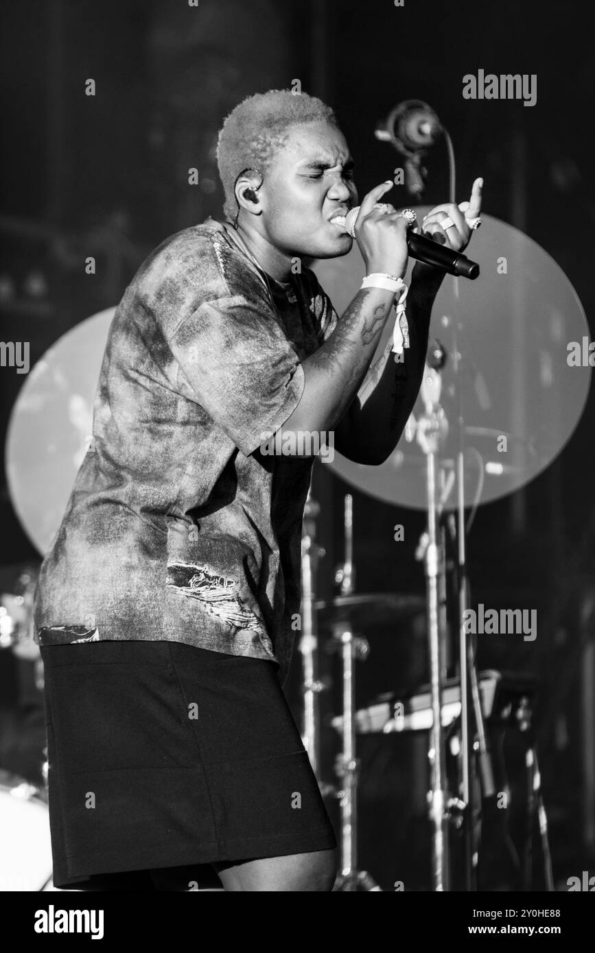 ARLO PARKS, CONCERT, 2024: Pop singer Arlo Parks plays the Mounatin ...