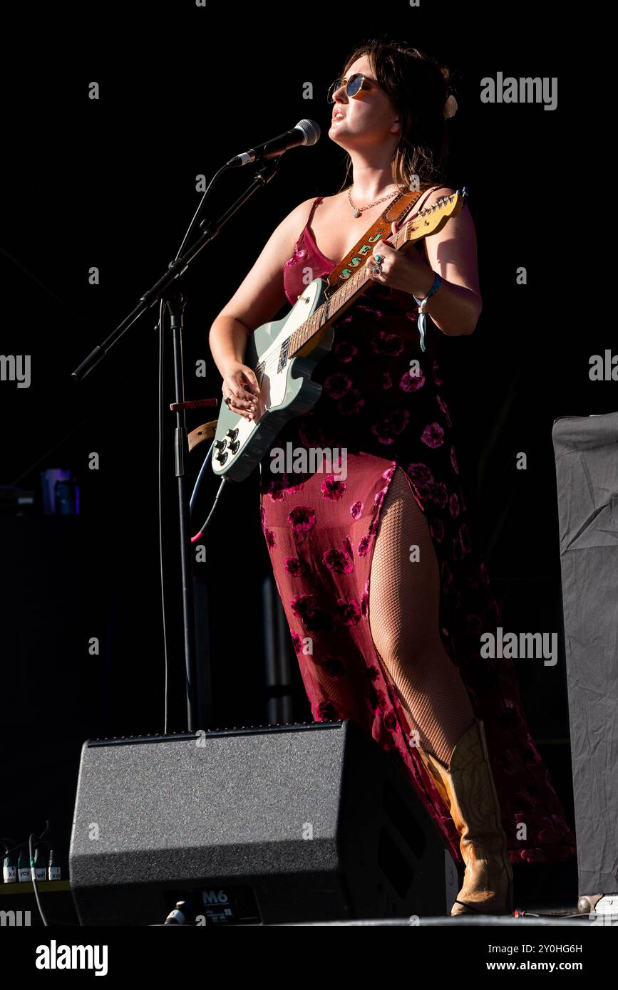 BLUE BENDY, CONCERT, 2024: American folk siner Jess Williamson – who ...