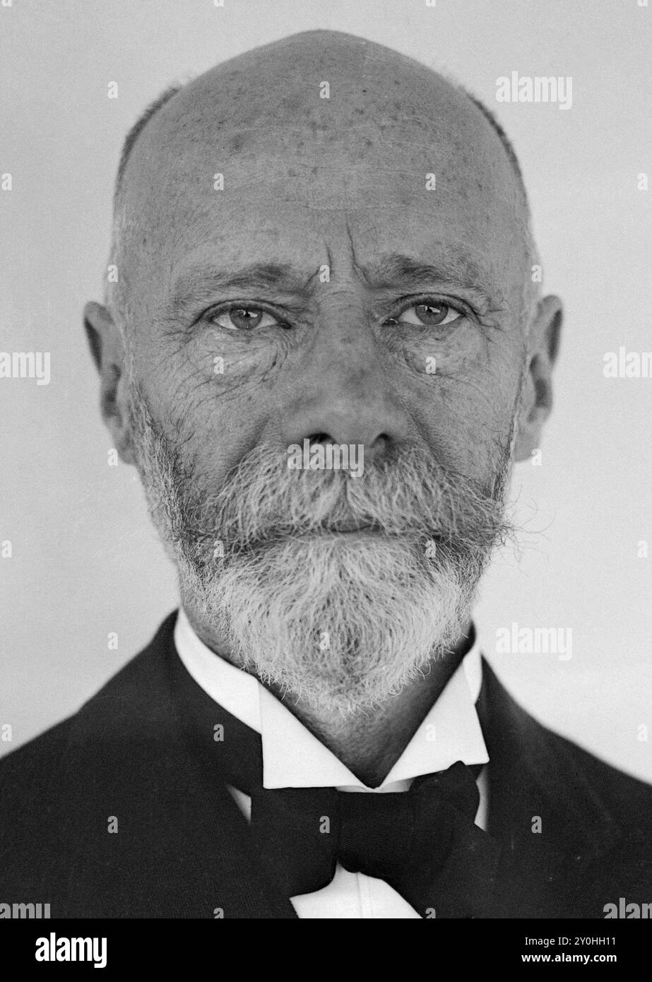 Willem Einthoven (1860 – 1927) Dutch medical doctor and physiologist ...