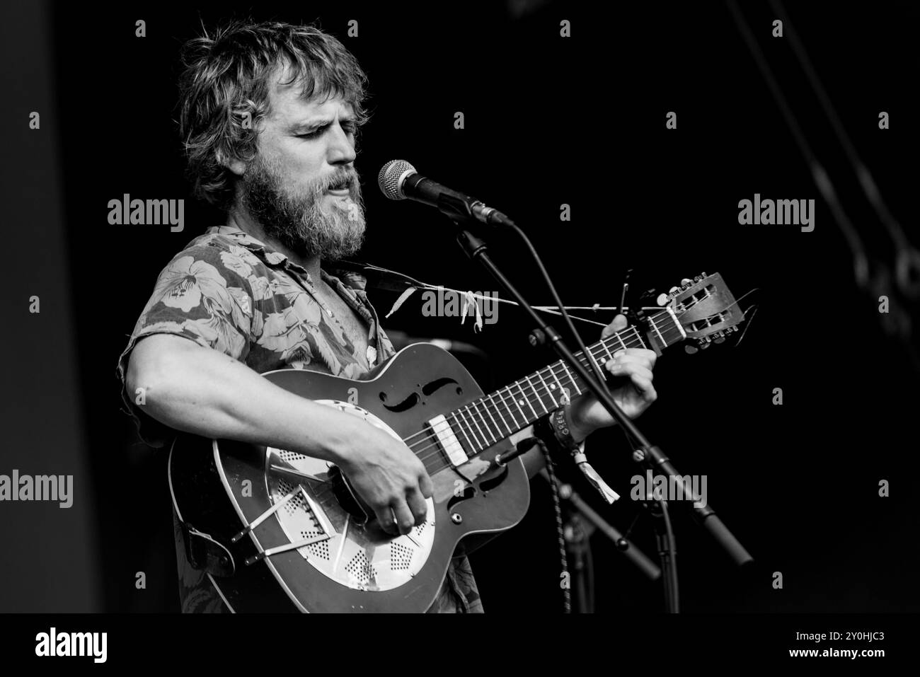 JOHNNY FLYNN, CONCERT, 2024: Actor and singer Johnny Flynn playing a ...