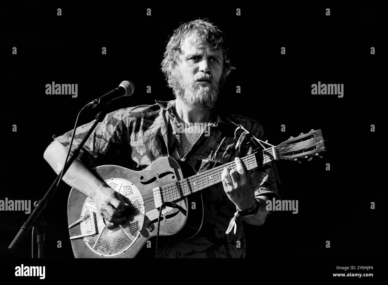 JOHNNY FLYNN, CONCERT, 2024: Actor and singer Johnny Flynn playing a ...