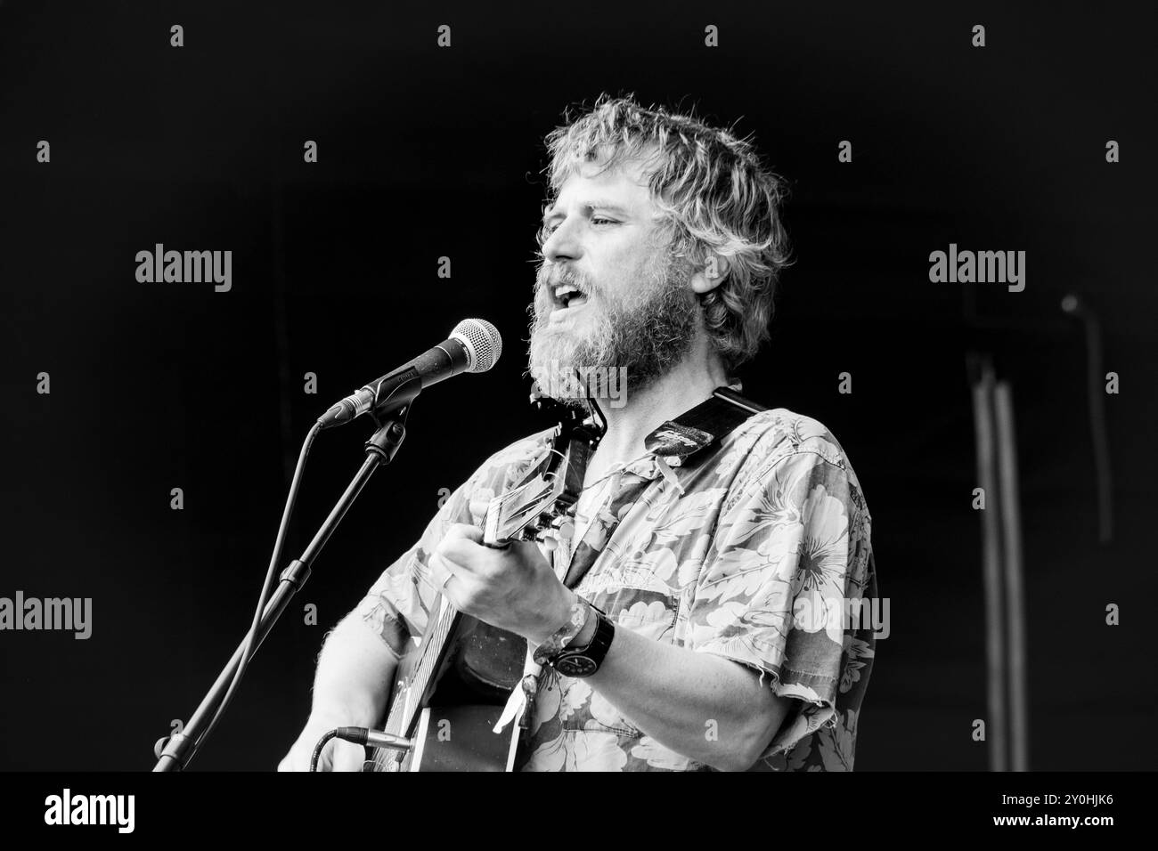 JOHNNY FLYNN, CONCERT, 2024: Actor and singer Johnny Flynn playing a ...