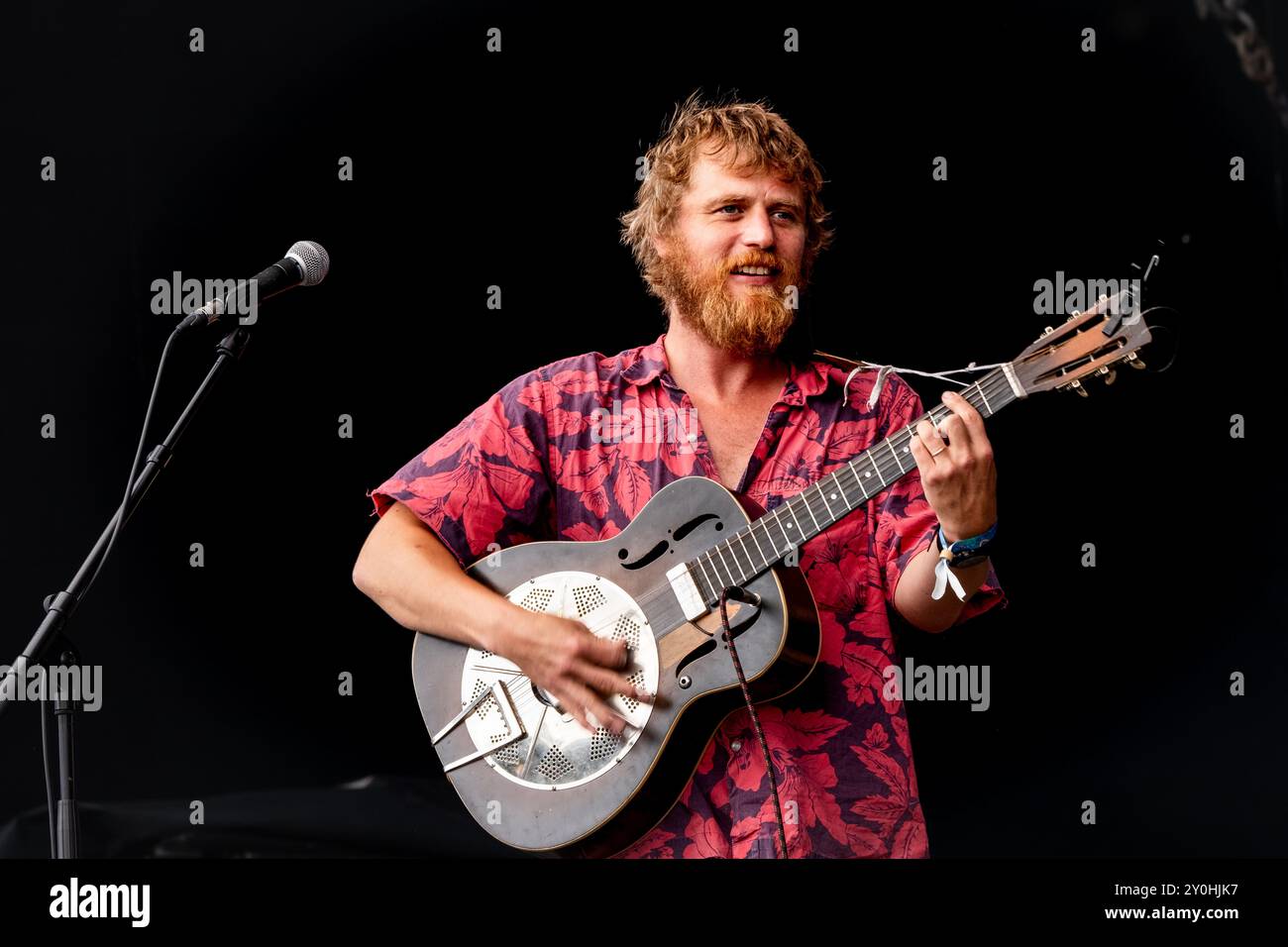 JOHNNY FLYNN, CONCERT, 2024: Actor and singer Johnny Flynn playing a ...