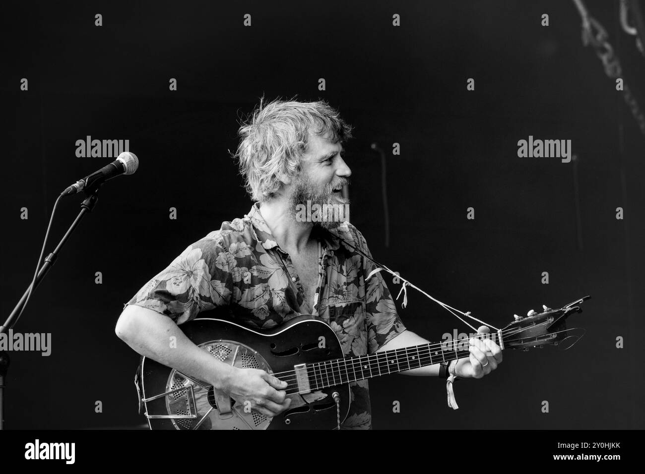 JOHNNY FLYNN, CONCERT, 2024: Actor and singer Johnny Flynn playing a ...