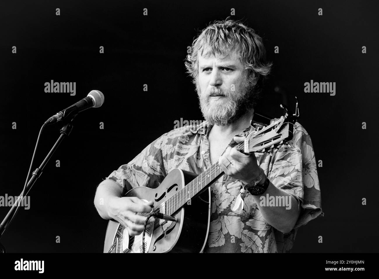 JOHNNY FLYNN, CONCERT, 2024: Actor and singer Johnny Flynn playing a ...
