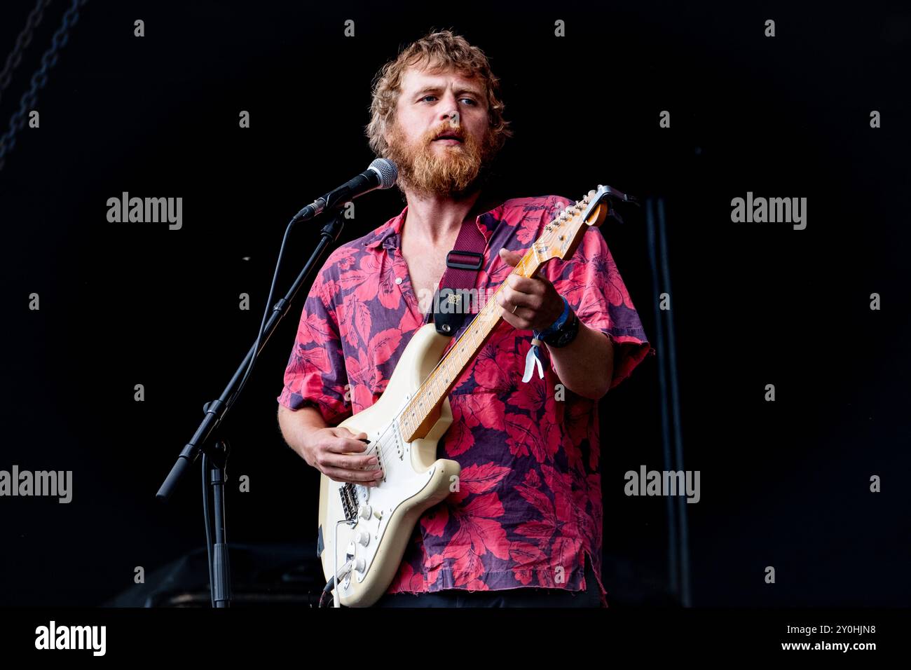 JOHNNY FLYNN, CONCERT, 2024: Actor and singer Johnny Flynn playing a ...