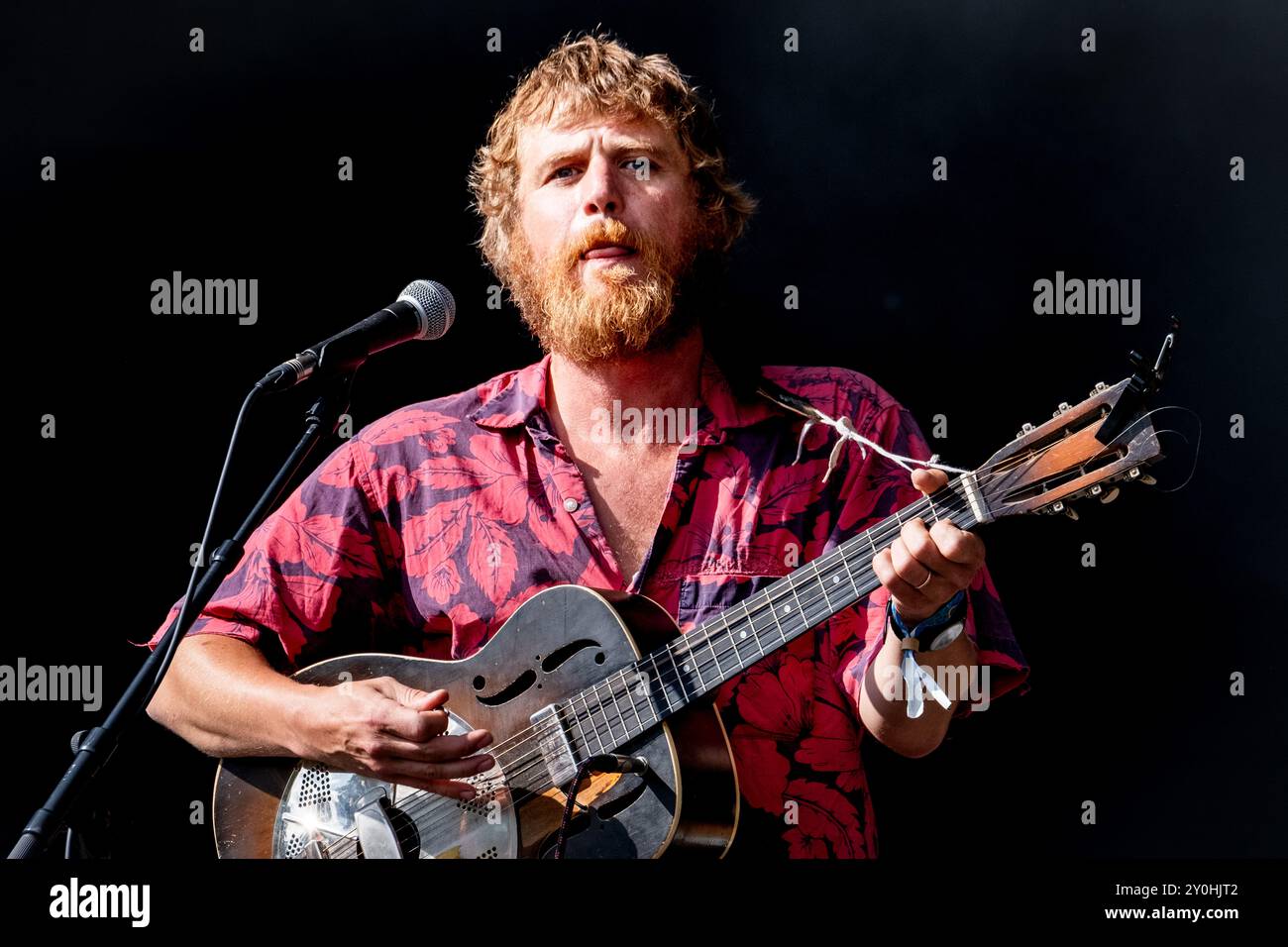 JOHNNY FLYNN, CONCERT, 2024: Actor and singer Johnny Flynn playing a ...