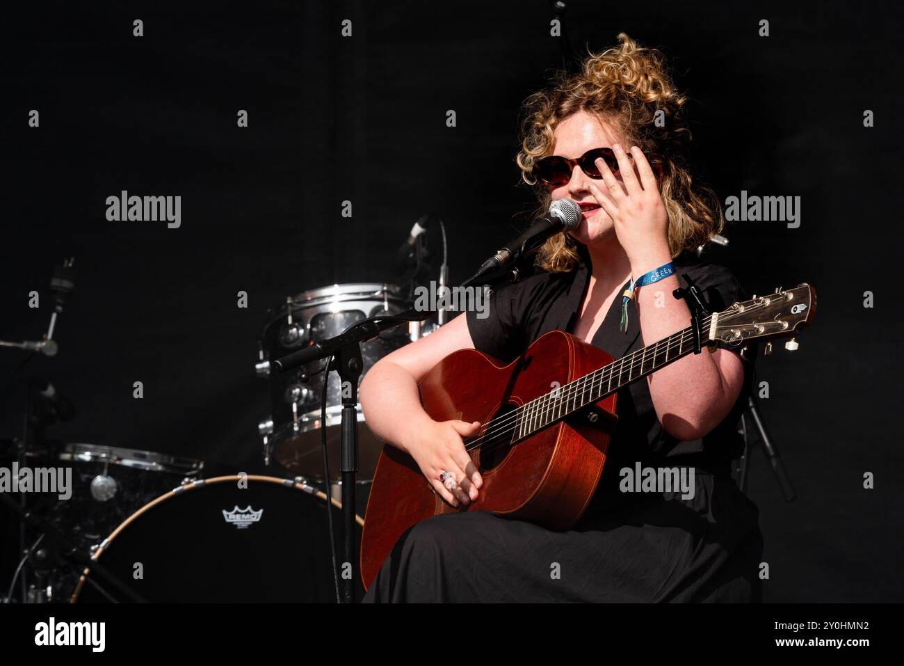 LEMONCELLO, CONCERT, 2024: Laura Quirke of the Irish duo Lemoncello ...