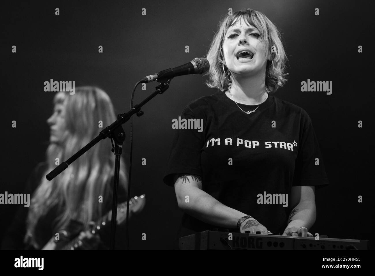 LOME GARDEN, CONCERT, 2024: Chloe Howard from the band Lime Garden play ...