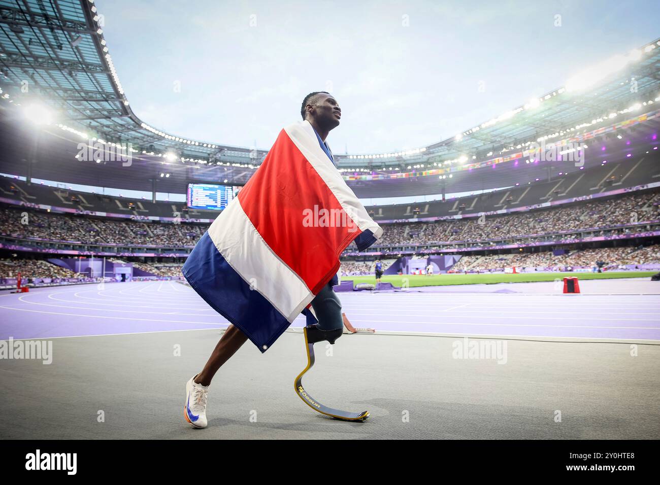 Sherman Isidro Guity Guity of Costa Rica celebrates after winning gold ...