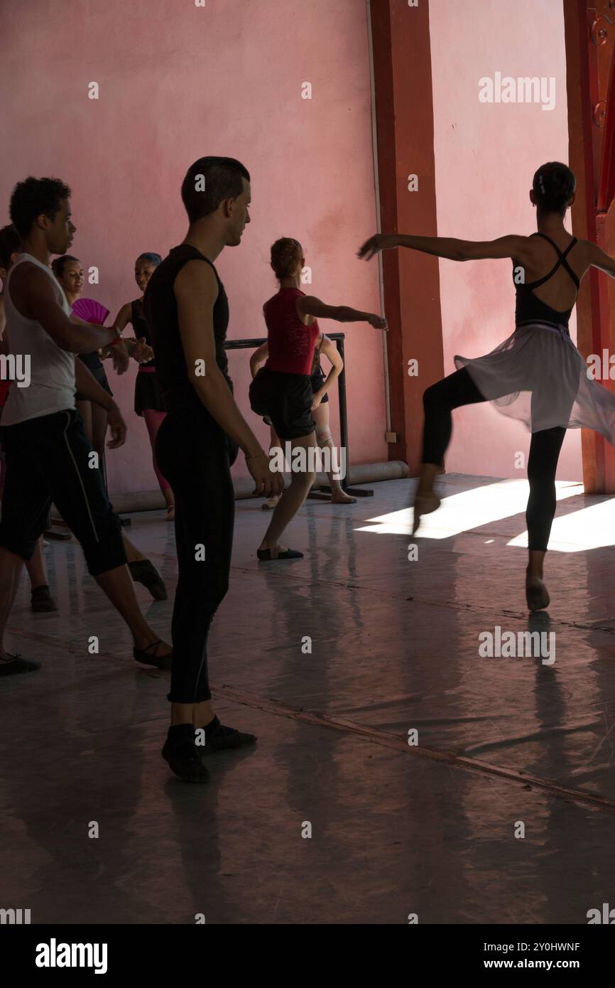 Cuba,Havana. Laura Alonso's Pro Danza Ballet School. Dancers. 2016-03-31 Stock Photo - Alamy
