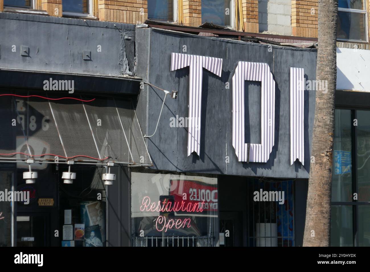 Los Angeles, California, USA 31st August 2024 Toi Restaurant Sign on ...