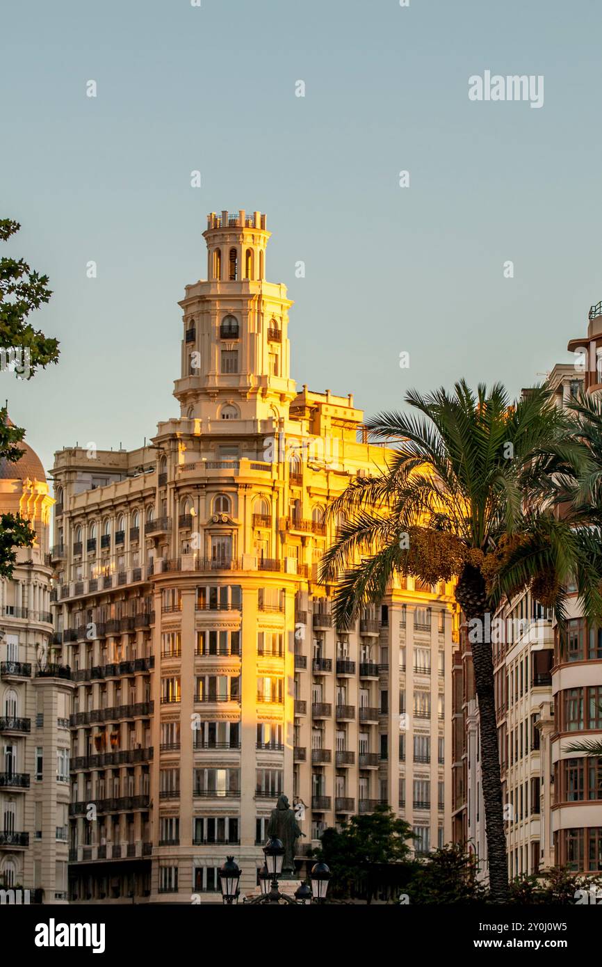Building architecture, Plaza del Ayuntamiento, Valencia, Spain Stock ...